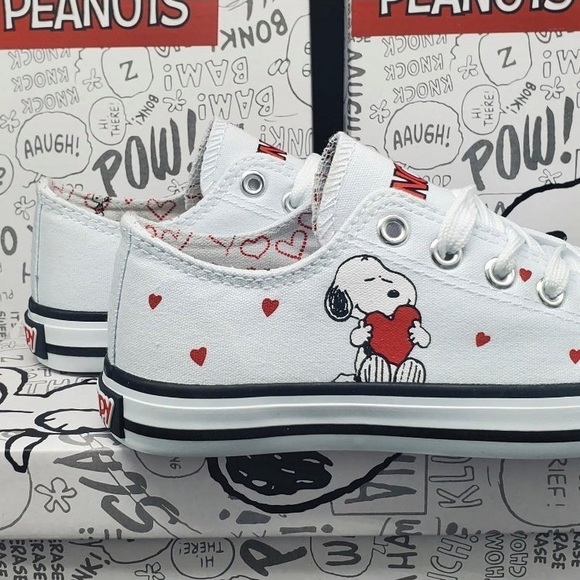 peanut’s | Shoes | Peanuts Snoopy White Canvas Laceup Children Shoe ...